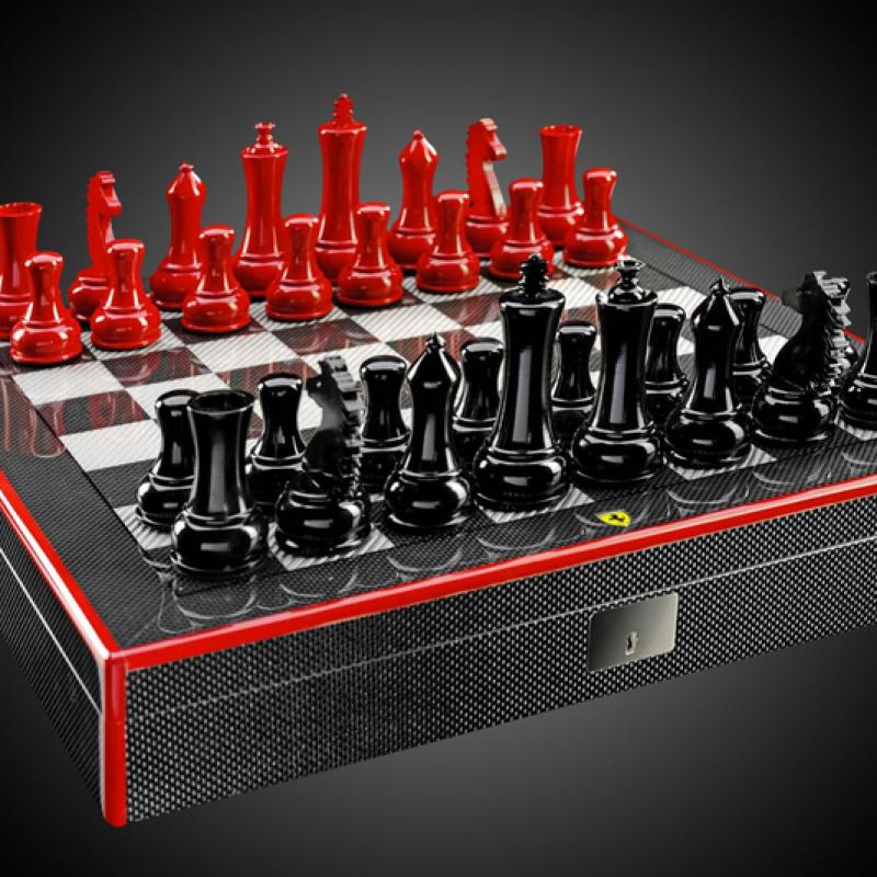 Megérkezett a Ferrari luxus sakk készlete