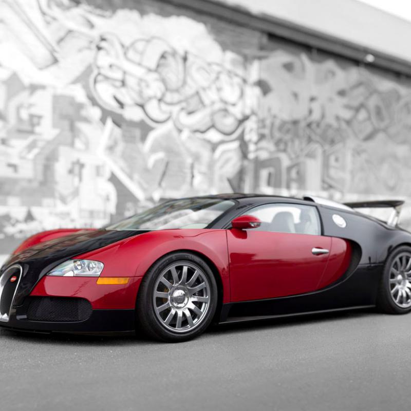 Eladó az első Veyron